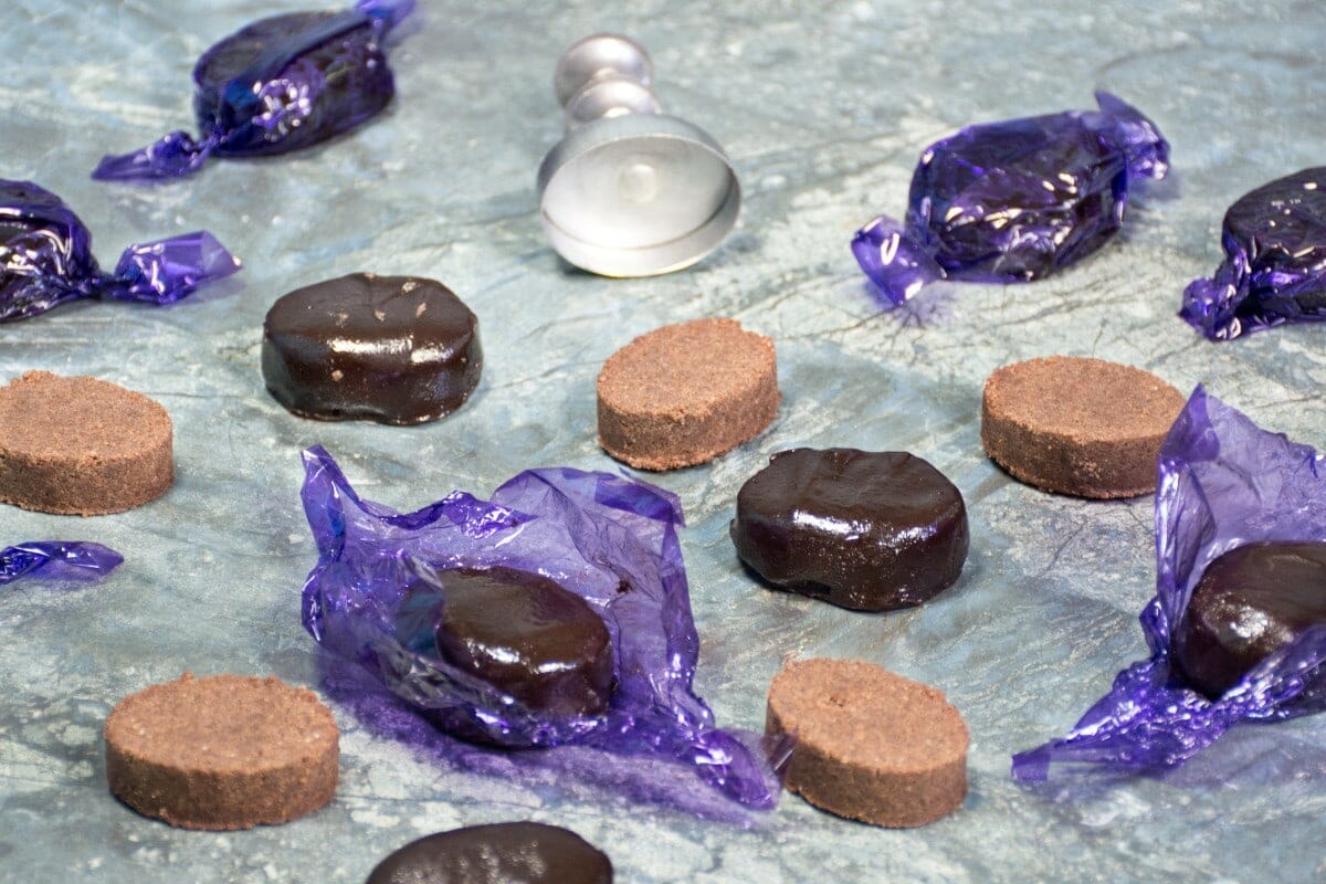 Chocolate Polvoron: Powdered Milk Candy - Taste Philippines - Filipino ...