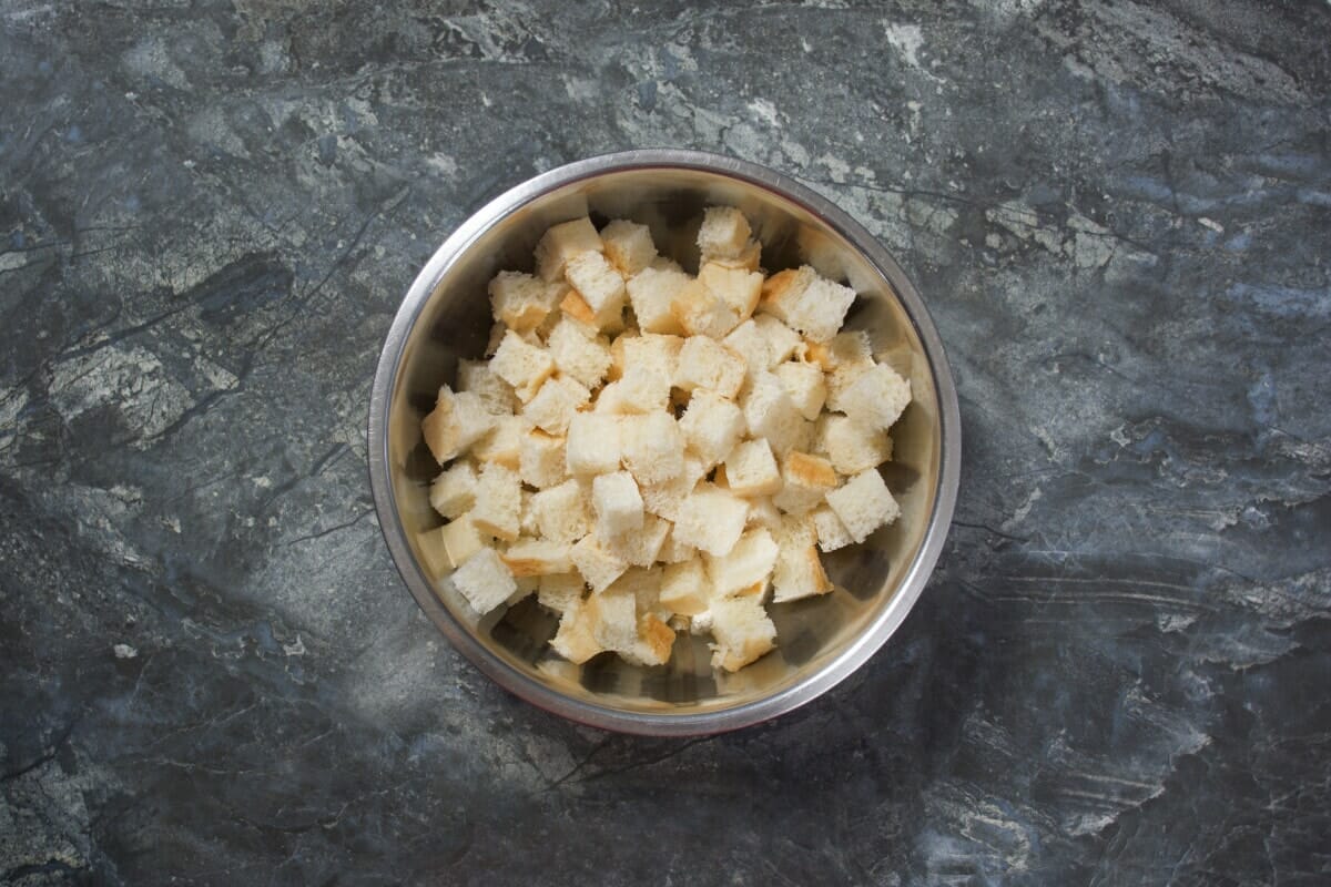 Kalihim (Pan De Regla): Bread Filled with Sweet Red Pudding