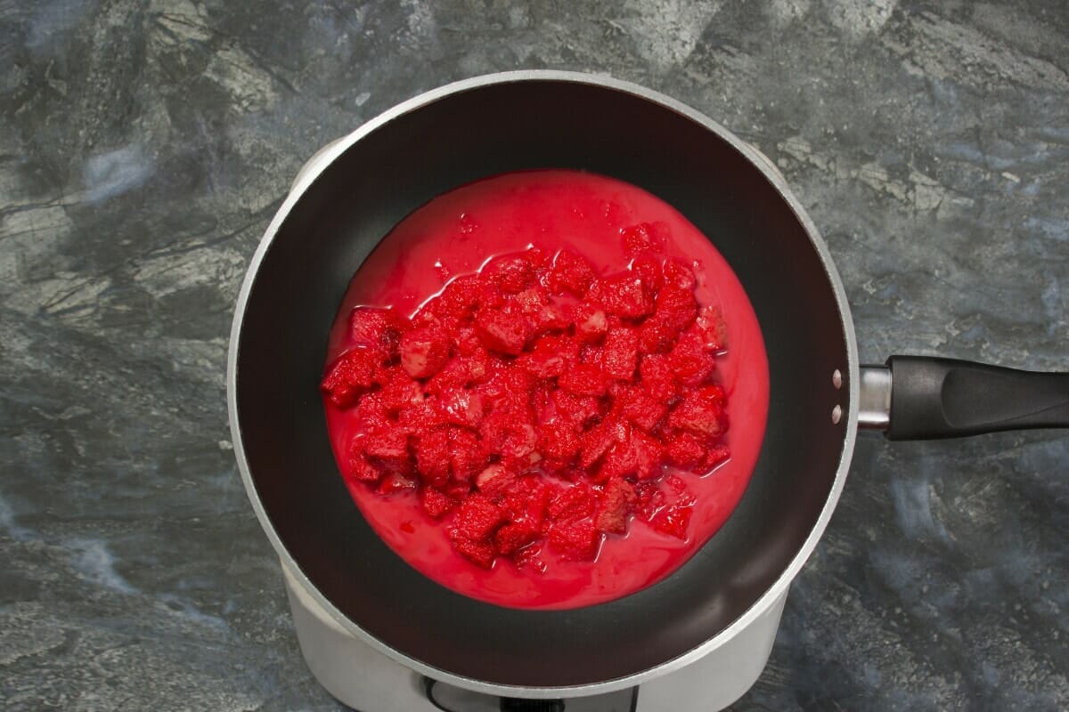 Kalihim (Pan De Regla): Bread Filled with Sweet Red Pudding